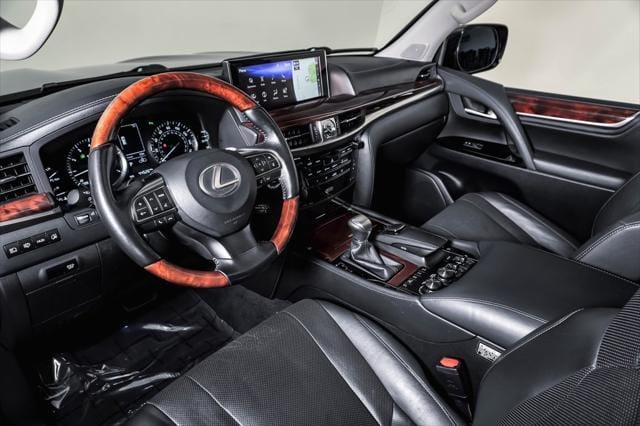 » 2016 Lexus LX 570 Base